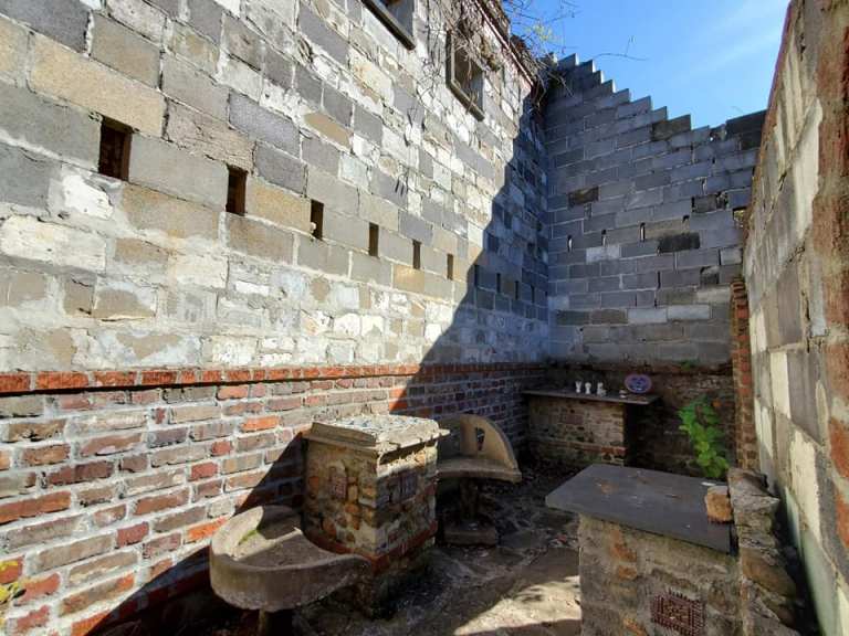 Greenback Castle: A Religious Fanatic’s Spooky Junk Shrine – Fernweh ...