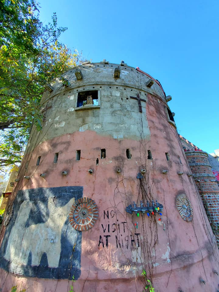 Greenback Castle: A Religious Fanatic’s Spooky Junk Shrine – Fernweh ...