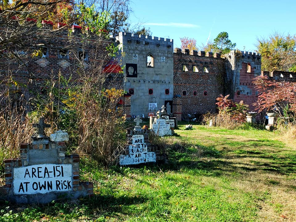 Greenback Castle: A Religious Fanatic’s Spooky Junk Shrine – Fernweh ...